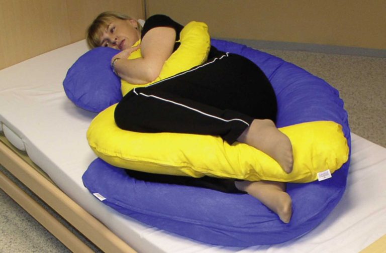 Embryonale Lagerung: Anleitung, Infos zu Lagerungskissen